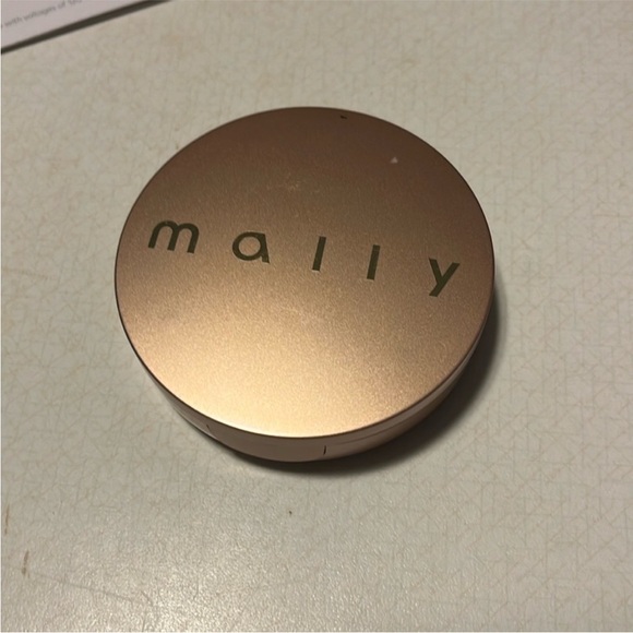 Mally Beauty | Makeup | Mally Poreless Face Defender Compact | Poshmark